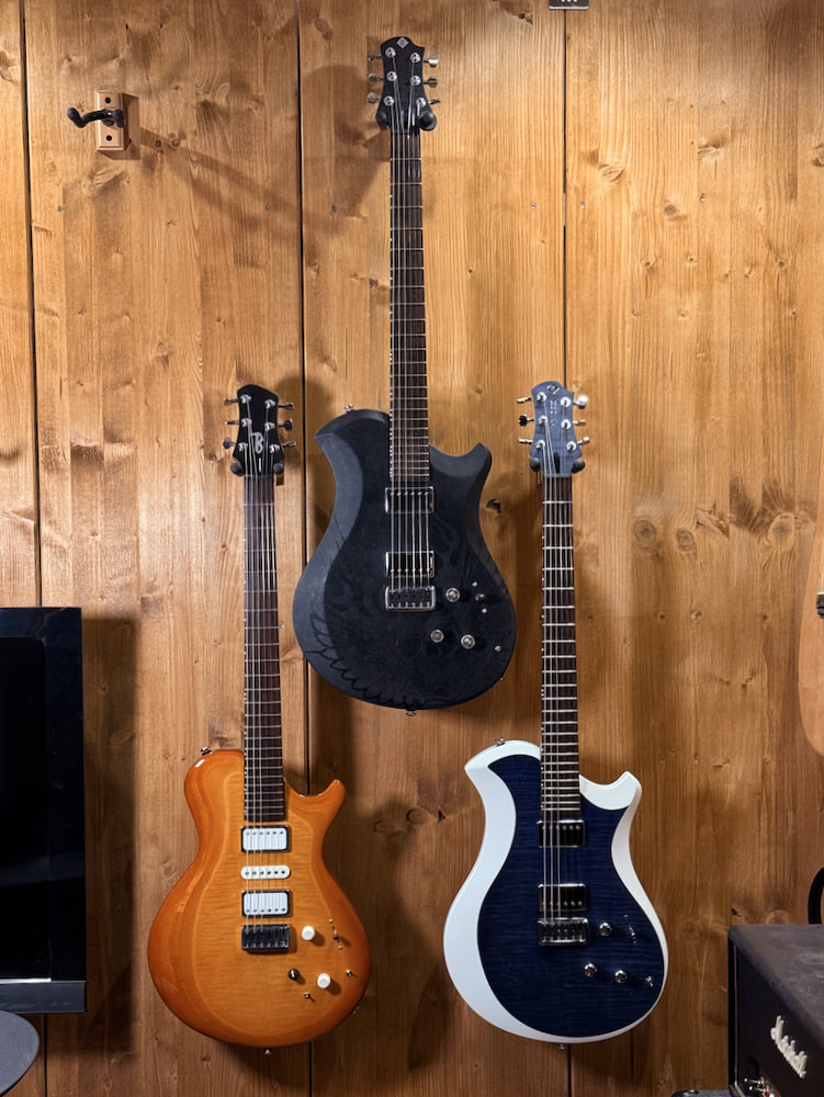 Relish Guitars - Bar & Guitars