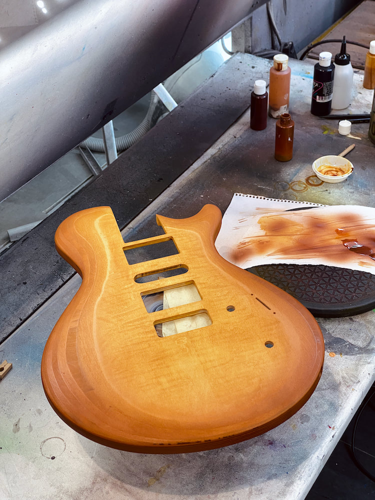 Relish Guitars - Bar & Guitars