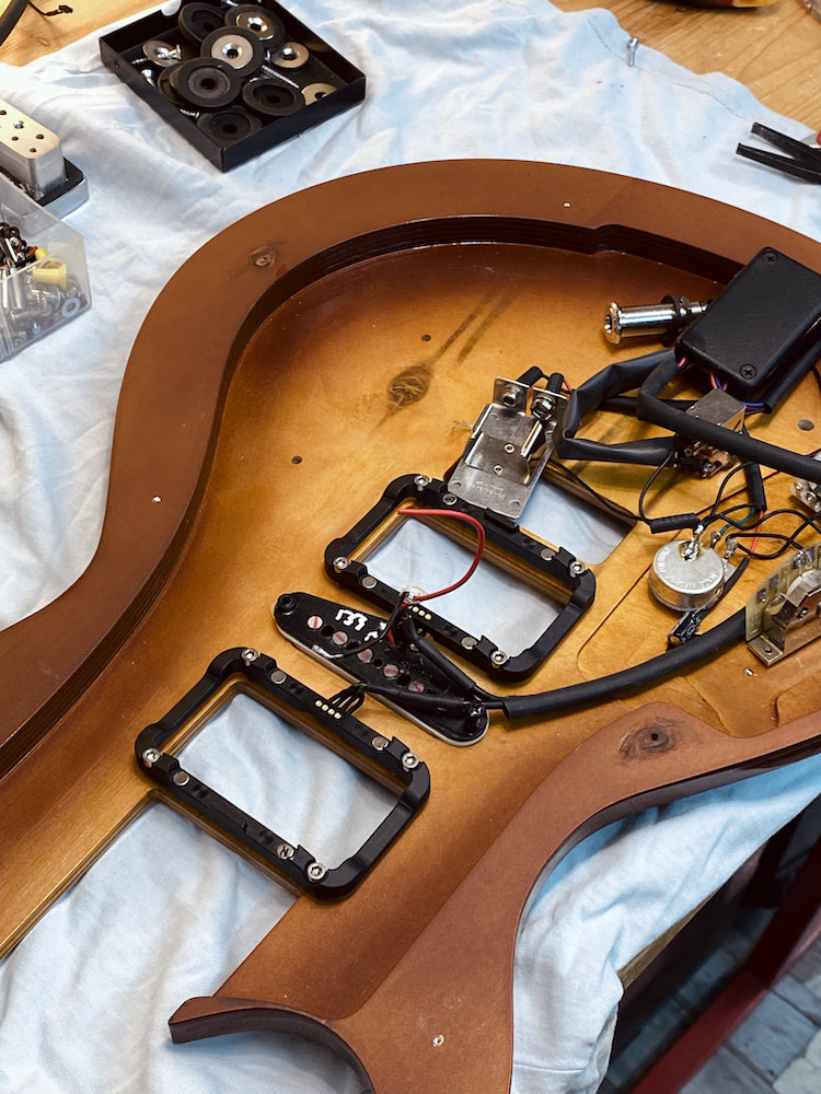 Relish Guitars - Bar & Guitars