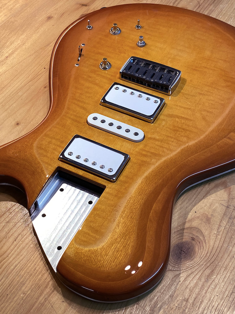 Relish Guitars - Bar & Guitars